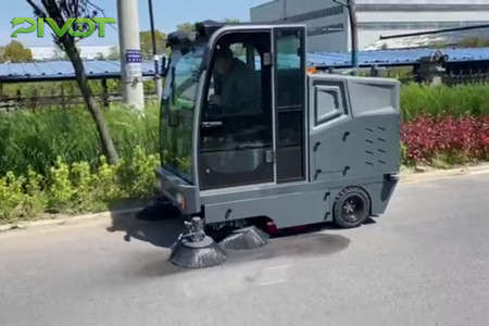 Ride On Sweeper Machine S200 | Pivot Machinery