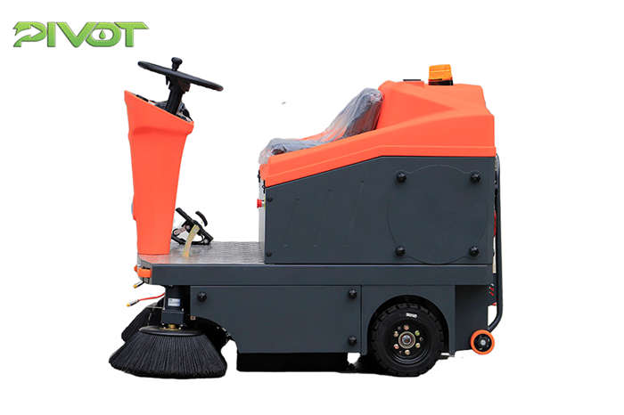Ride-On Sweeper Machine G6 | Pivot Cleaning Machinery