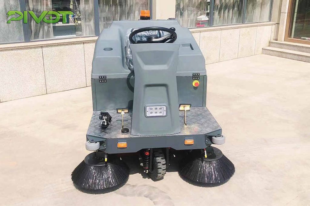 Road Sweepers - the things you should know. | Pivot Machinery